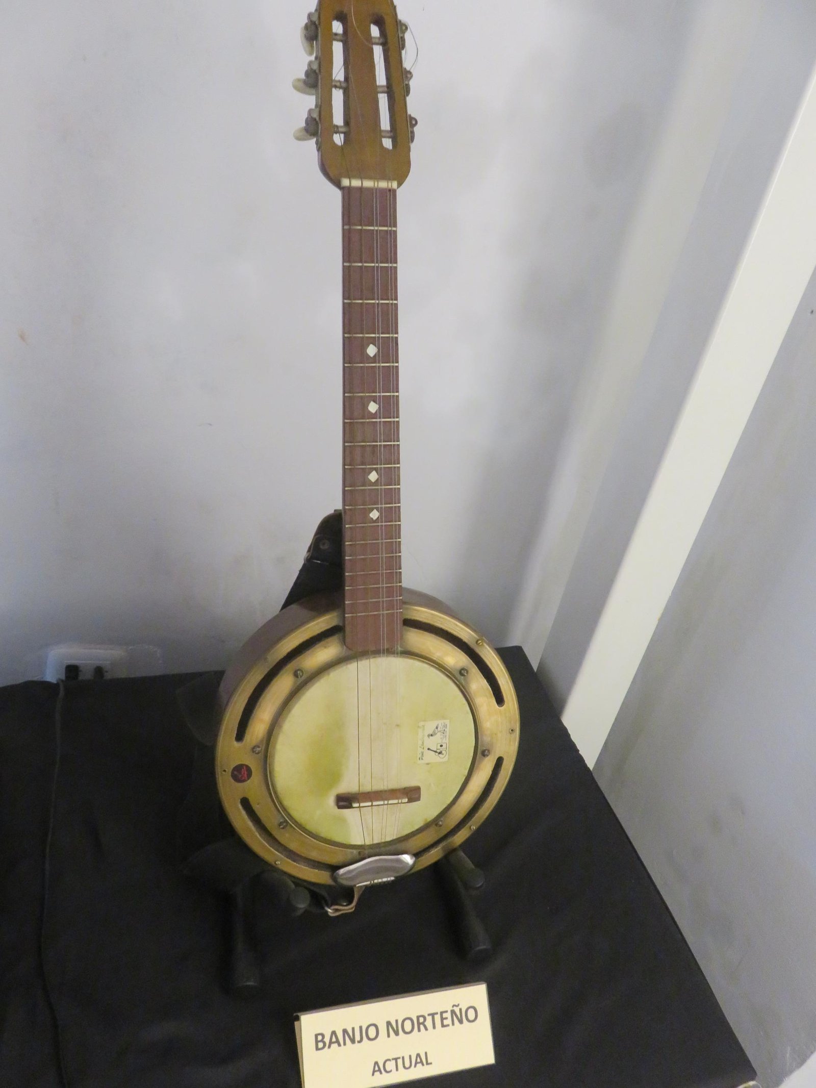 Instrumentos de Cuerda – Musica de Lambayeque